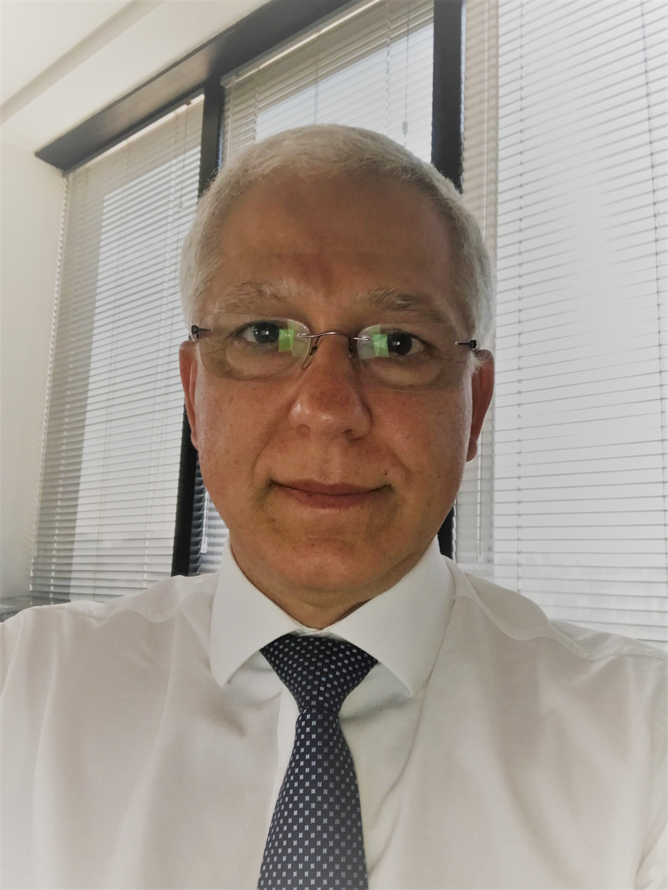 MARCO ANTONIO PARISI LAURIA - Perfil - Auxiliares da Justiça