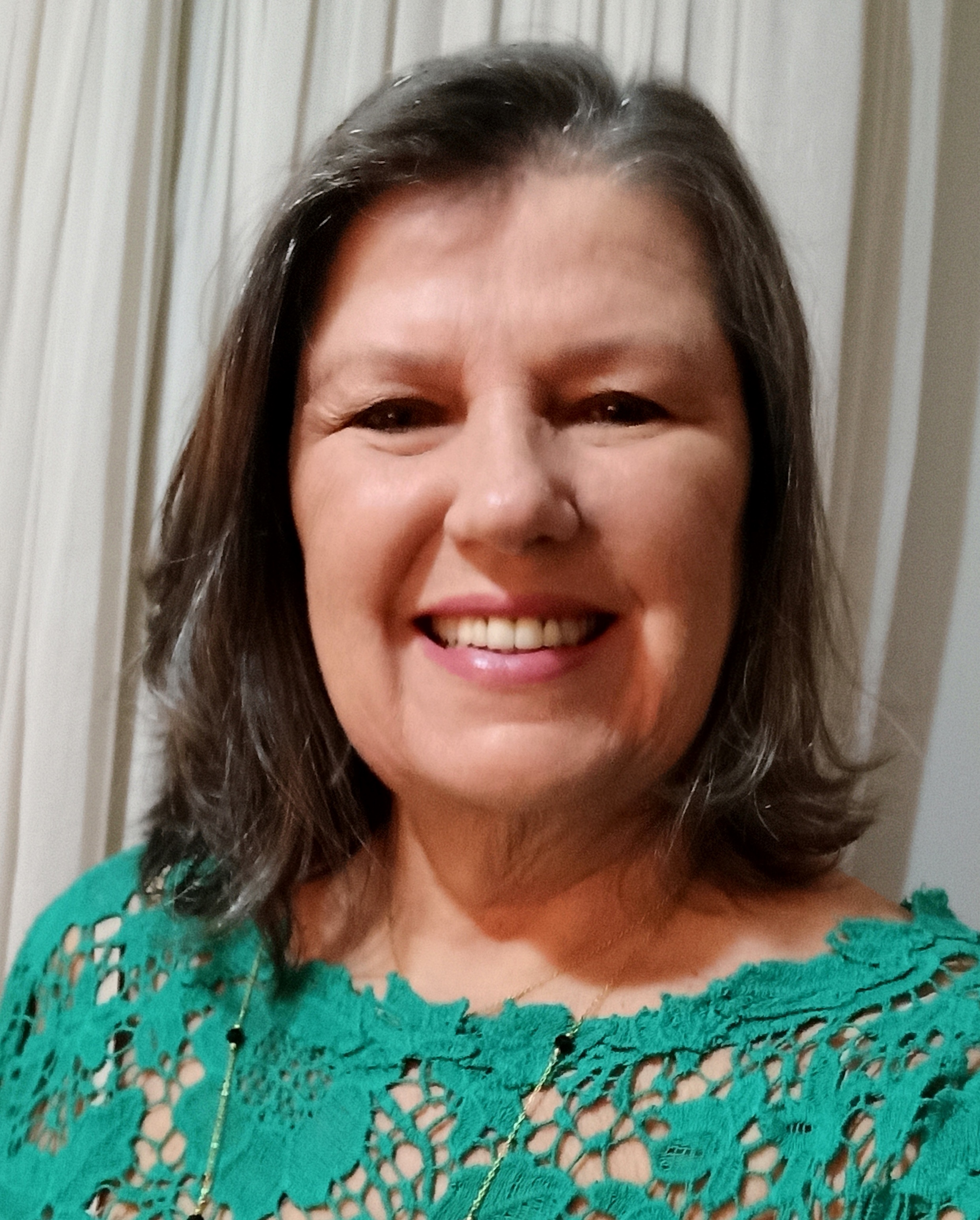 MARIA BERNARDETE MATHIAS PINOTTI - Perfil - Auxiliares da Justiça