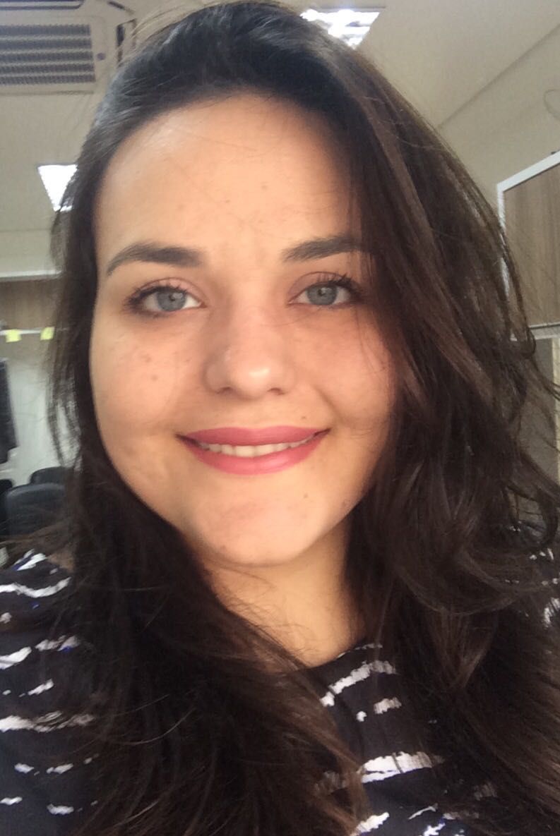 LARISSA STEIN ENTRINGER DE ARAUJO LEITE - Perfil - Auxiliares da Justiça